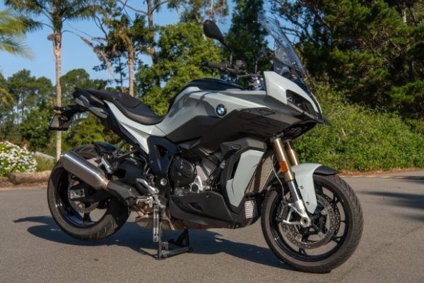 2020 BMW S 1000 XR CARBON SPORT REVIEW – MEET MR RUTHLESS – BIKE ME!